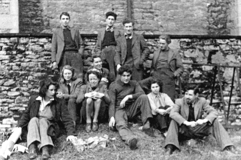 Biography - Ewan MacColl